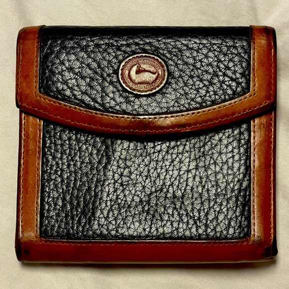 Dooney & Bourke | Bags | Dooney Bourke Vintage Leather Coin Wallet Guc ...